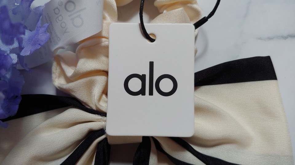 Alo Yoga Bow Hair Tie Scrunchie White and Black OS | eBay