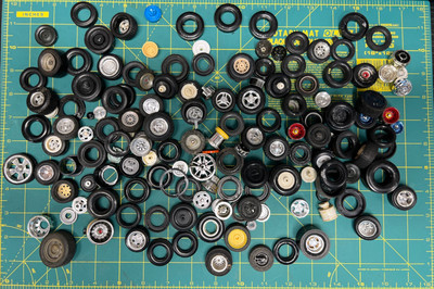 Lot Rubber Plastic Model Car Tires Junkyard 1/25 1/24 Scale Rim AMT ...