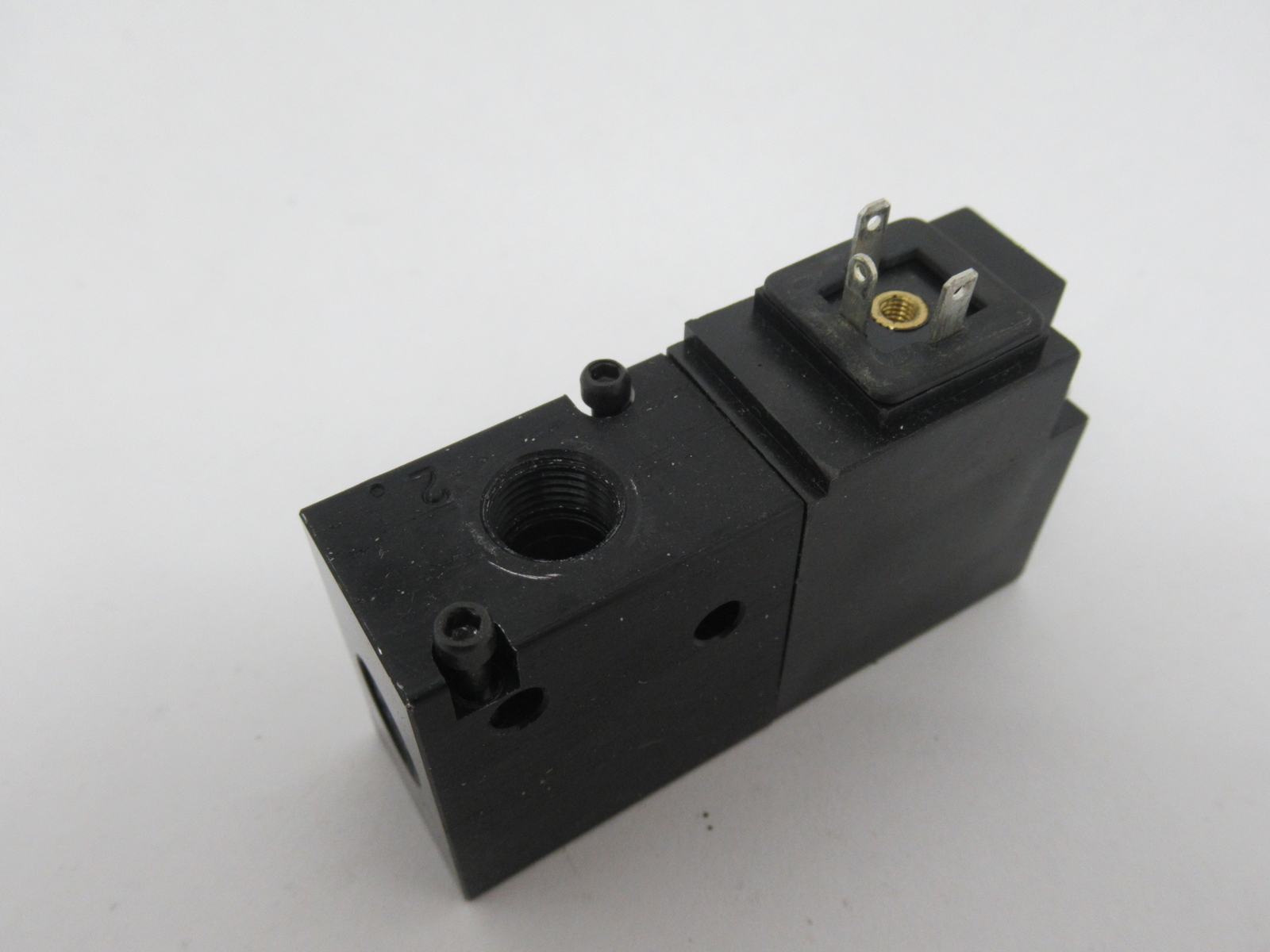 Parker 3-way in Line Valve 120vac DIN XM30NB553A for sale online | eBay