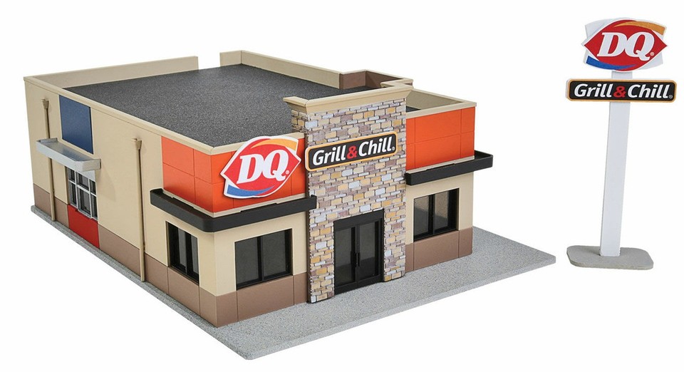 Walthers Cornerstone ~ HO Scale ~ Dairy Queen DQ Grill & Chill ~ Kit ...