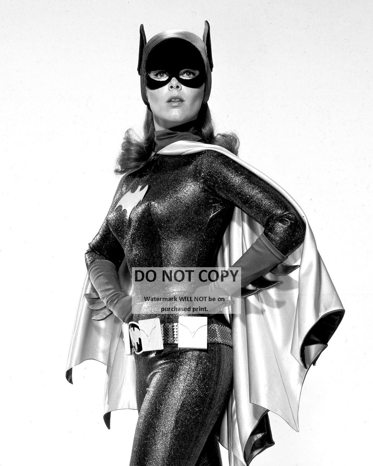 YVONNE CRAIG AS "BATGIRL" IN TV SERIES "BATMAN" - 8X10 PUBLICITY PHOTO ...
