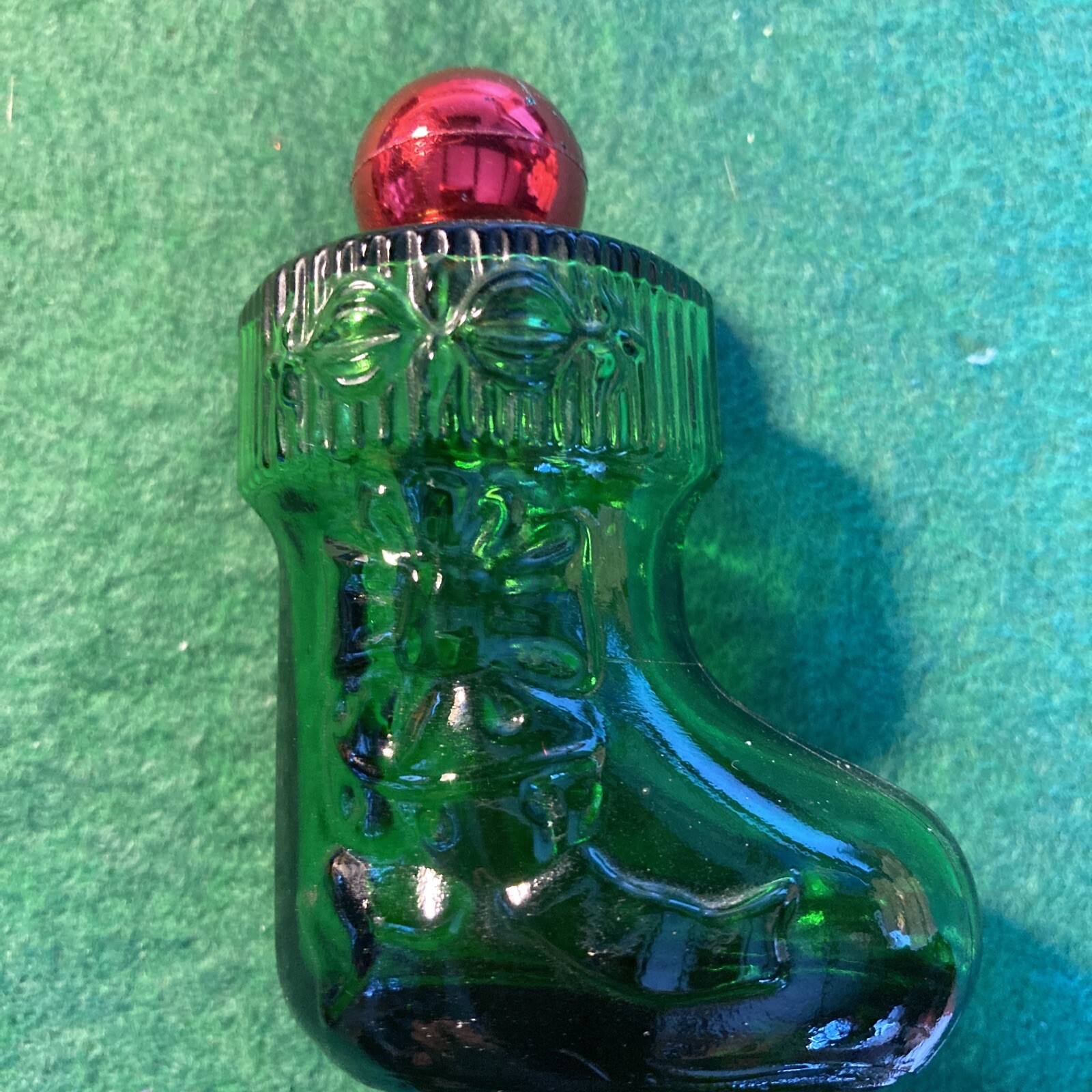 VINTAGE AVON CHRISTMAS STOCKING IN GREEN GLASS 3 INCHES HIGH | eBay