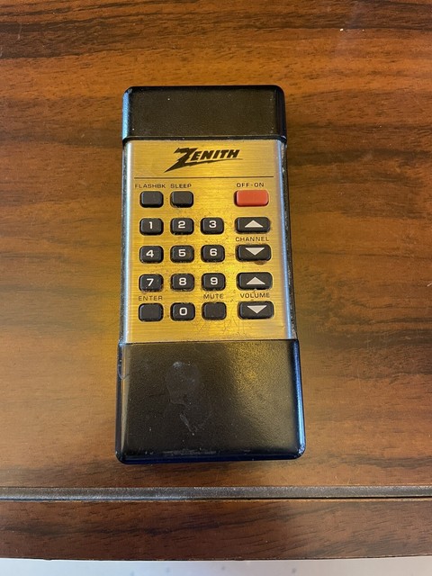 1988 Zenith Space Command Model SE1315W TV Wood Grain Cabinet W/ Remote ...