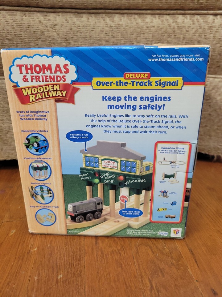 Thomas & Friends Wooden Railway, Deluxe Over-The-Track Signal - Battery ...