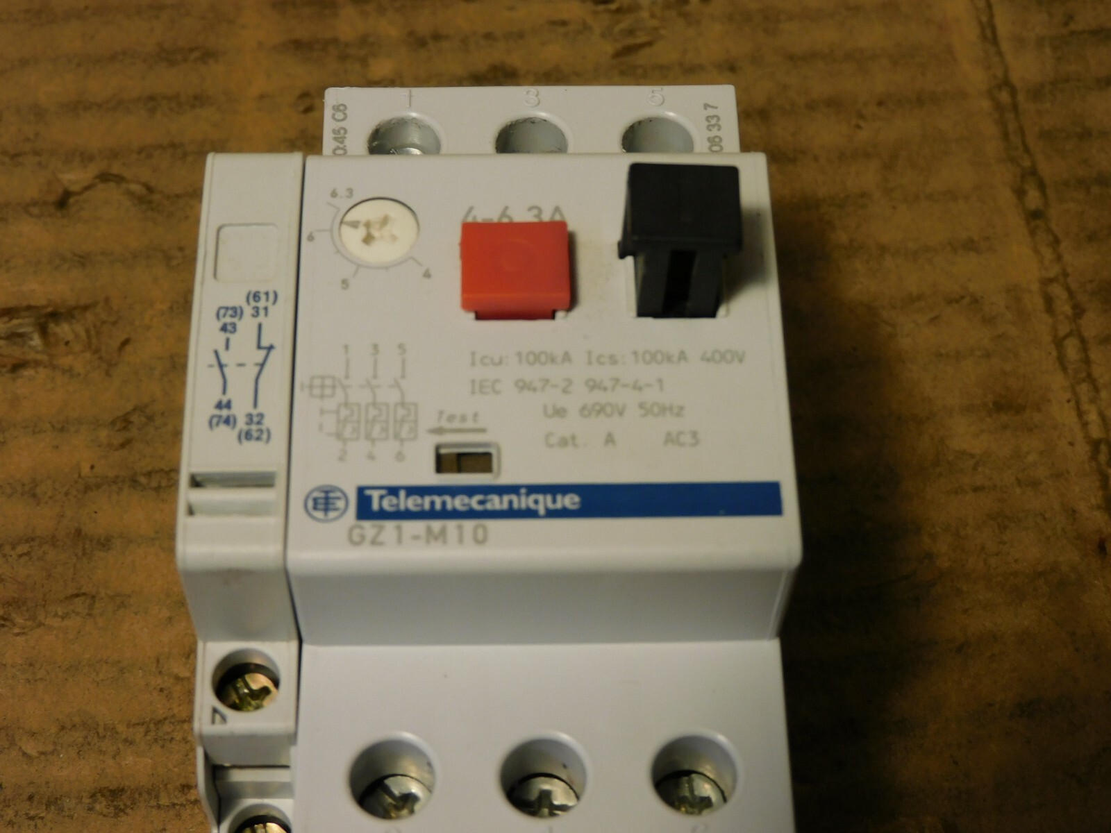 TELEMECANIQUE GZ1-M10 CIRCUIT BREAKER 4-6.3A W/ GZ1-AN11 AUXILIARY ...