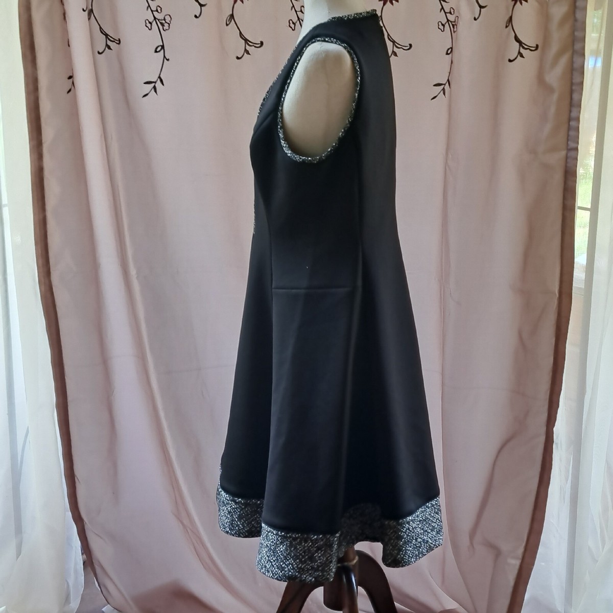 DKNY Dress Womens 12 Black Sleeveless Skater Type Heavy DKNY Dress Womens 12 Black Sleeveless Skater Type Heavy
