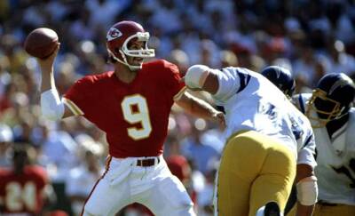 Bill Kenney Of The Kansas City Chiefs 1980s Old Football Photo | eBay ...