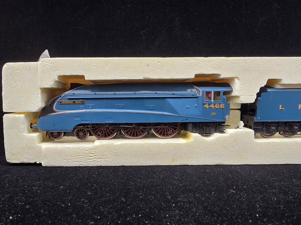 HORNBY R2805XS LNER CLASS A4 HERRING GULL 4466 DCC SOUND CONDITION ...