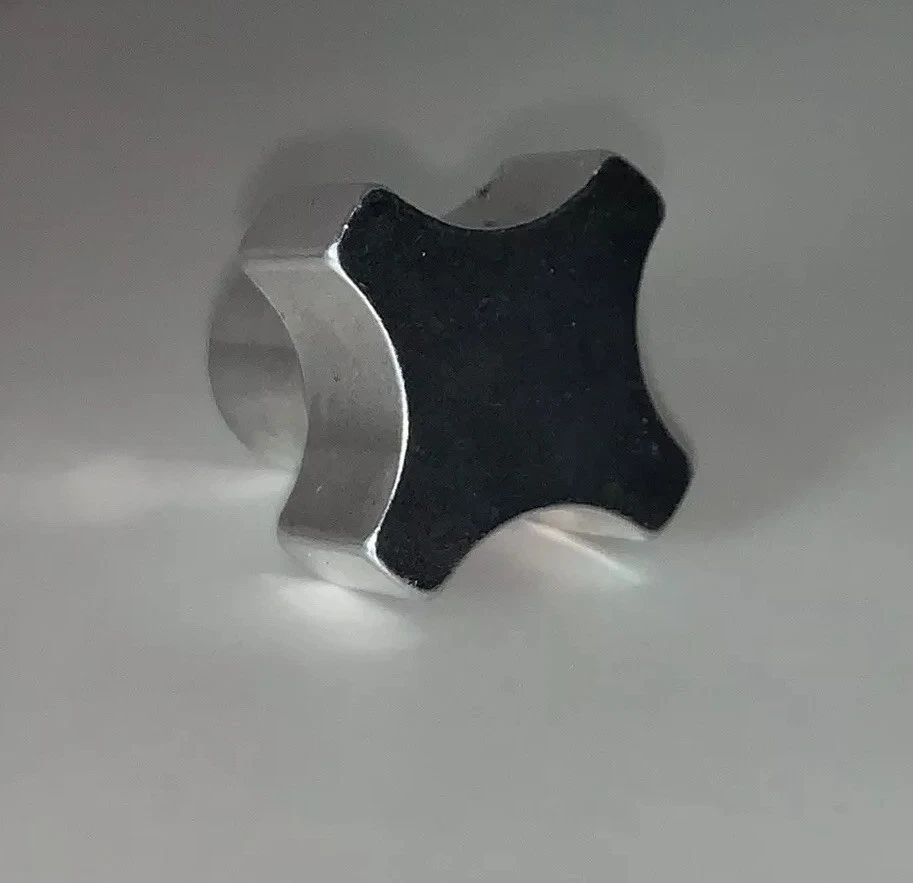 Four Lobe Knobs Machine