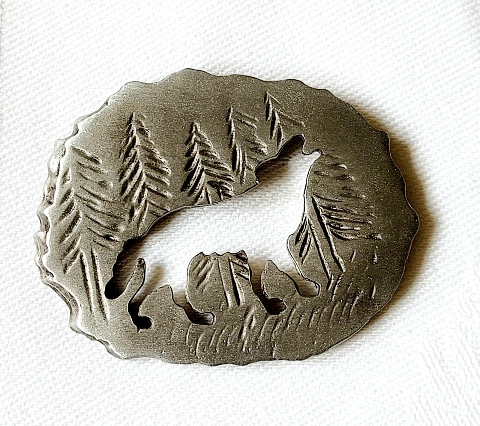 Vintage Signed MICHAEL CHARTIER Pewter Wolf Pine Tree… - Gem