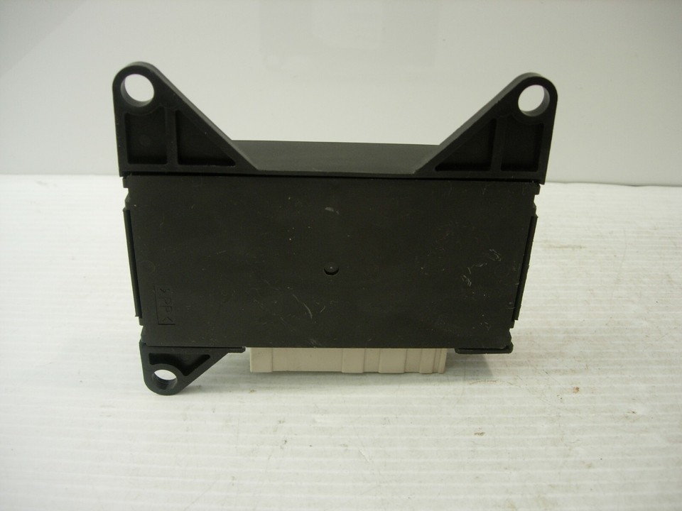 04 05 06 Cadillac SRX 10365206 Rear Chassis Integration Module Computer ...