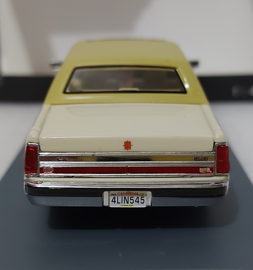 WOW Lincoln Town Car Beige 1986 1:43 Neo 43545 EXTREMELY WOW Lincoln Town Car Beige 1986 1:43 Neo 43545 EXTREMELY