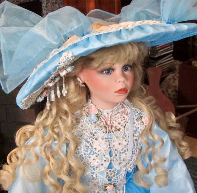 32" Tall RUSTIE DOLL 0476/1000 White & Blue Gown Dress | eBay