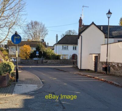 Photo 6x4 Mandatory right turn sign, Usk town centre Usk/Brynbuga On ...