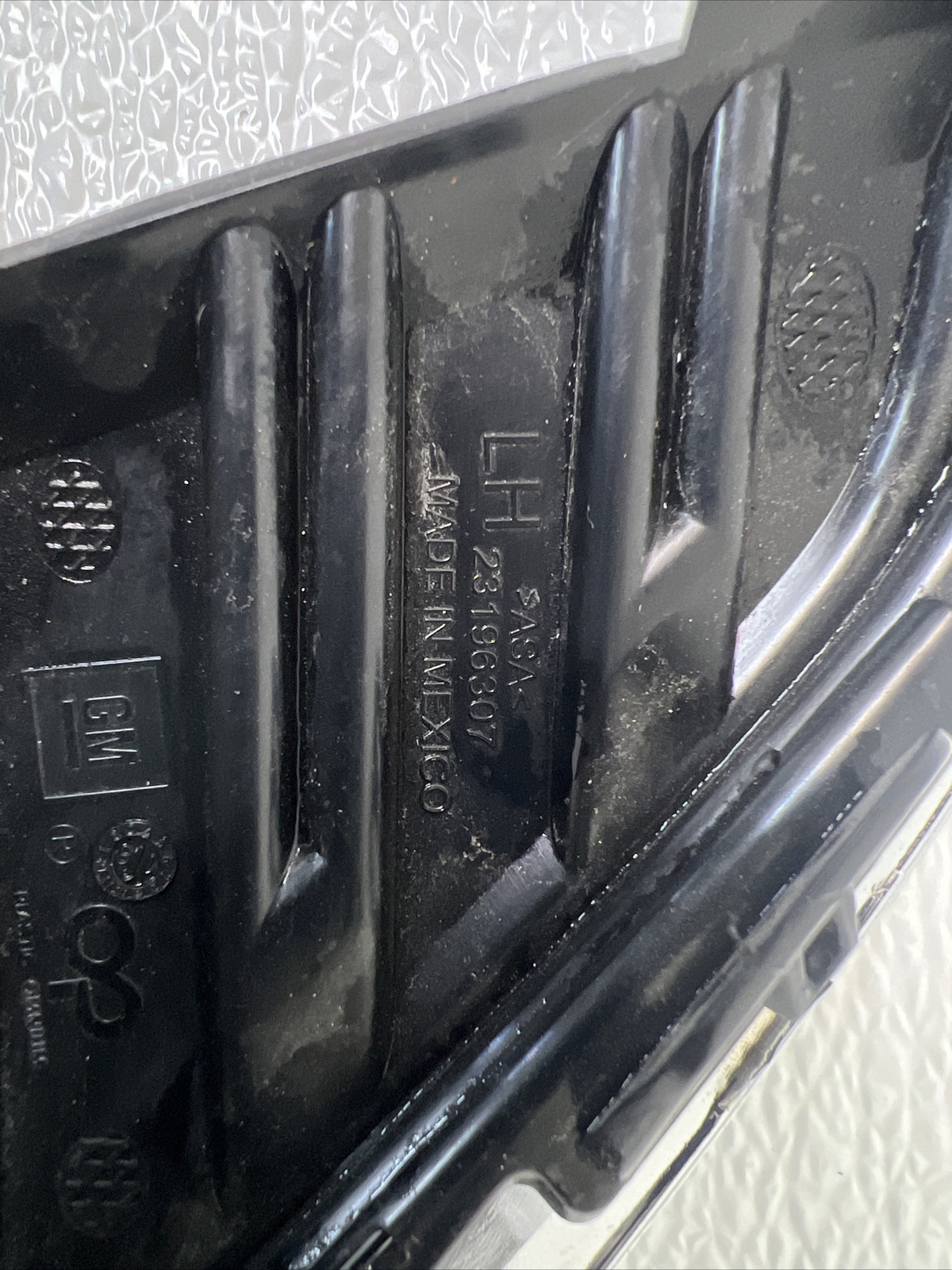 GMC GM OEM 2018 Terrain Front Bumper-Molding Extension Right 84165546 ...