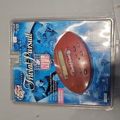 Plat football electronic hand-Held game trivial pursuit NFL vidéo game ...