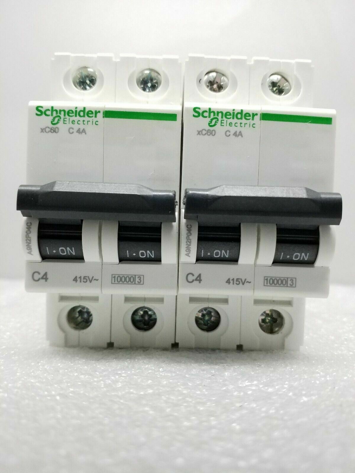 LOT OF 2 SCHNEIDER A9N2P04C CIRCUIT BEAKER 2-POLES 415V XC60 C 4A | eBay
