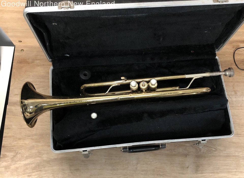 Selmer Bundy ML Trumpet Brass Musical Instrument Bundle Hard Case Parts ...