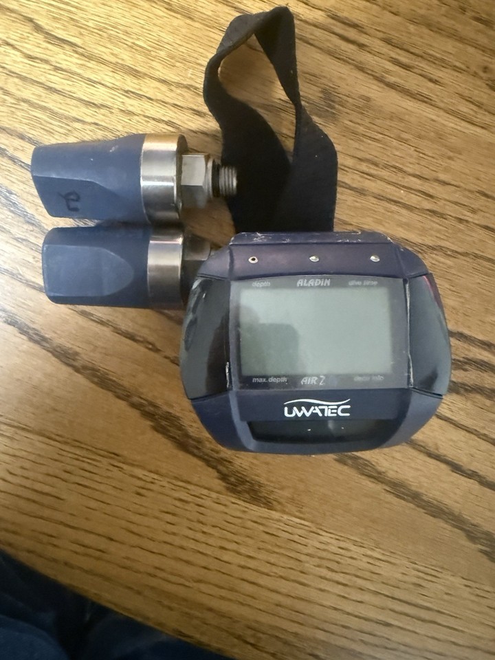 UWATEC AIR 2 Aladin SCUBA Dive Diving Computer (Needs Battery) -and 2 ...