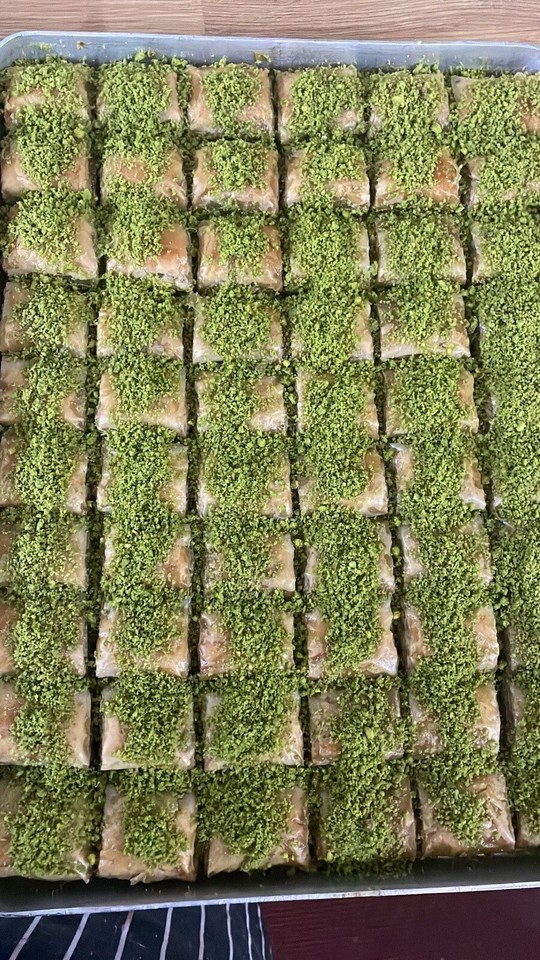 Turkish Premium Baklava Fresh Gaziantep Pistachio Baklawa 1KG Best ...