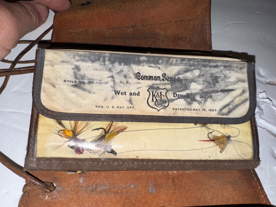 K&L Company "Common Sense" Wet & Dry Fishing Fly Book / Wallet with 45 ...