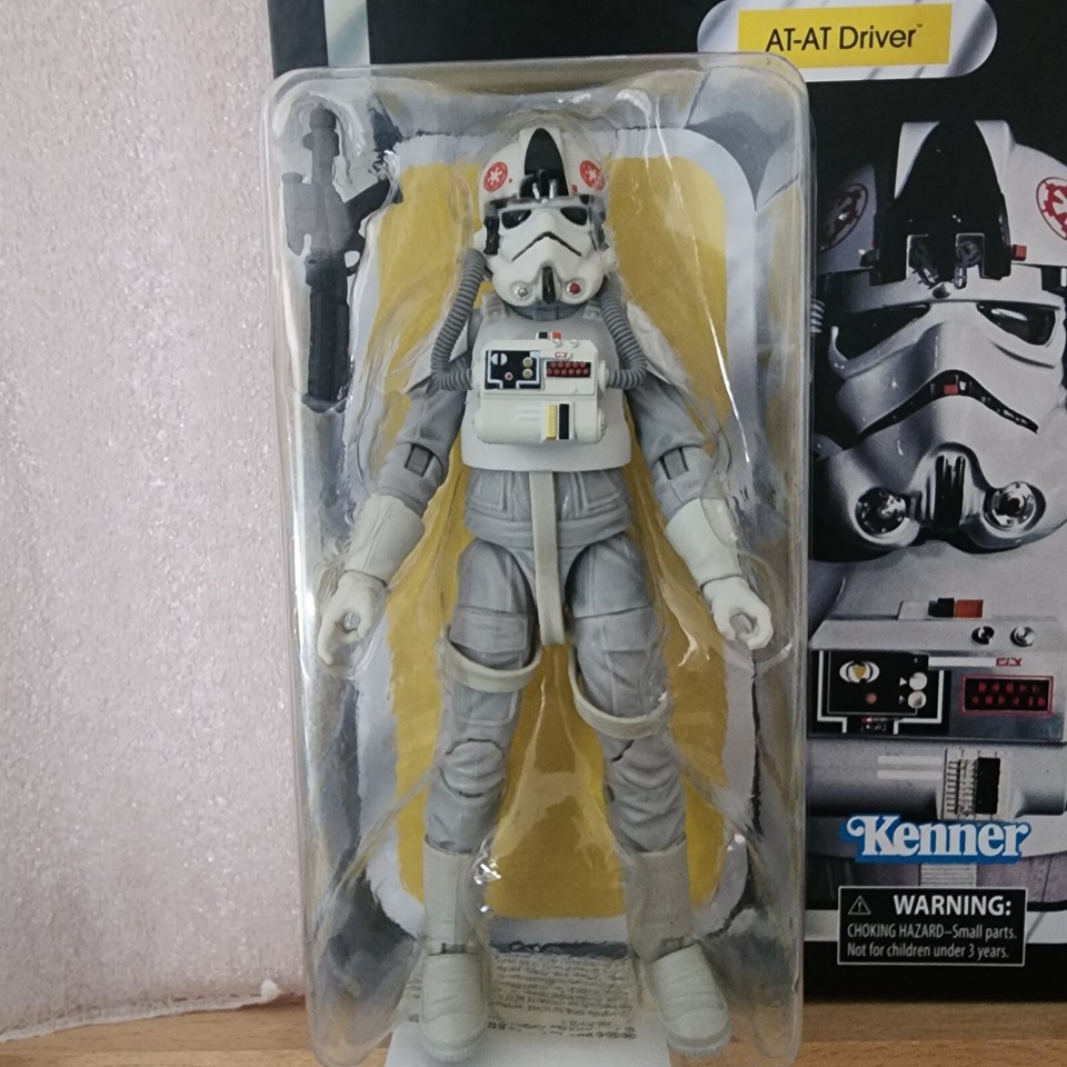 Hasbro Star Wars The Black Series 40th Anniversary AT-AT Driver Action ...