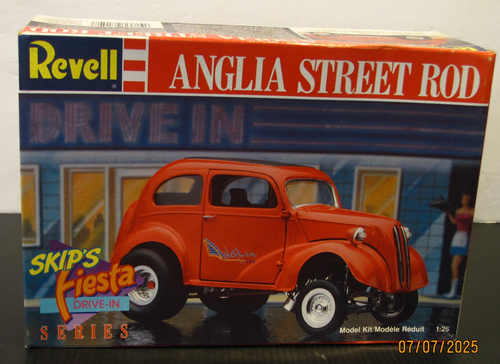 REVELL ANGLIA STREET ROD SKIP'S FIESTA DRIVE-IN KIT 1/25 Complete ...