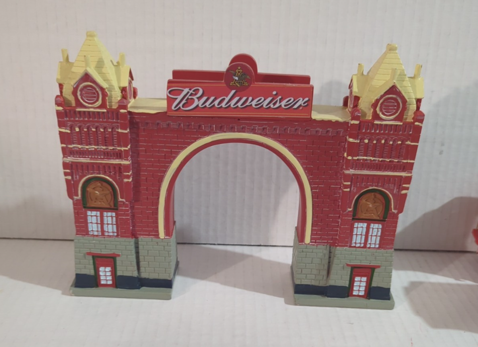 Hawthorne Village Electric Budweiser Bachman Train Engine and Cars with ...