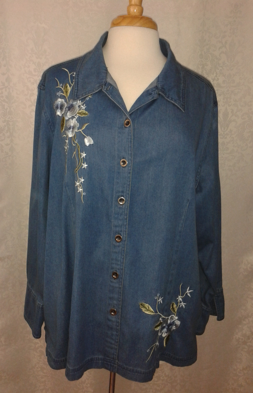 Vintage Jaclyn Smith Classic Floral Embroidered Blue … Gem