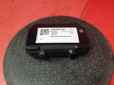 YAMAHA YZF R7 SPEEDO INSTRUMENT CLUSTER SPEEDOMETER 2023 4073 MILES ...