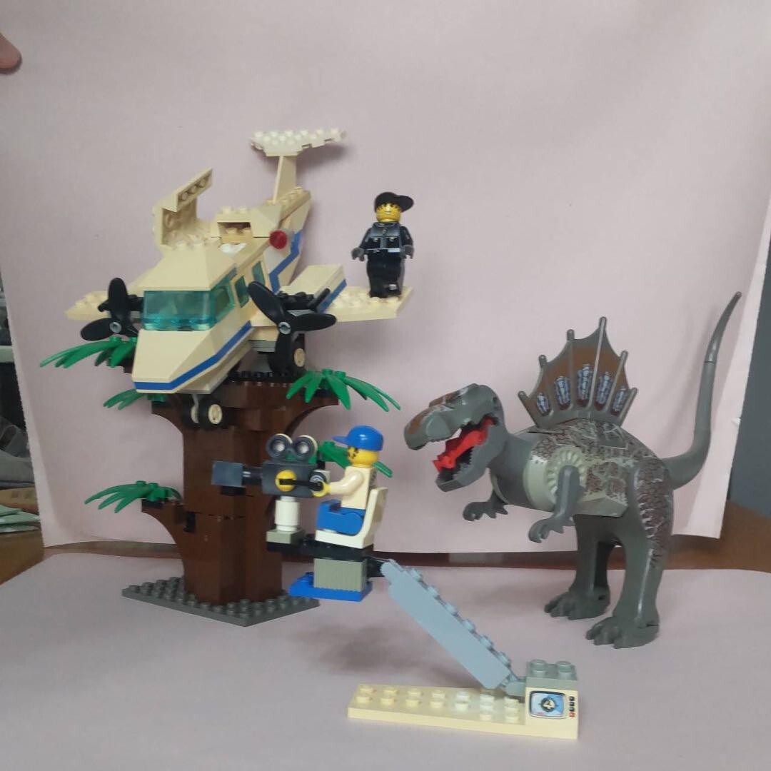 Lego Spinosaurus Attack