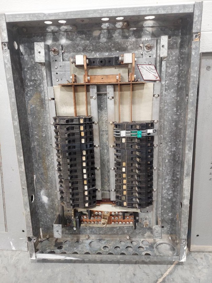 ZINSCO 30 SPACE ELECTRIC PANEL BOARD COVER DEAD FRONT BREAKERS COMPLETE ...