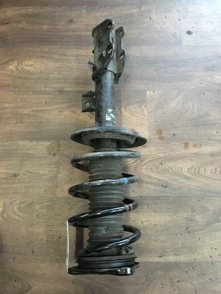 1Y93082 Mercedes W639 Vito 110 CDI Federbein Vorne A6393206613 ...