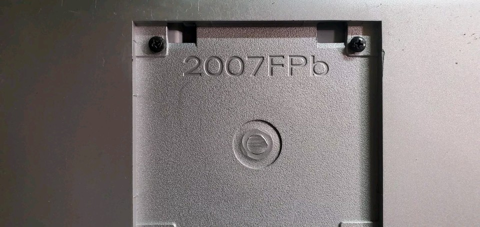 Dell 2007FPB 20" LCD Monitor 1600x1200 With DVI USB VGA Power Cables 4: ...