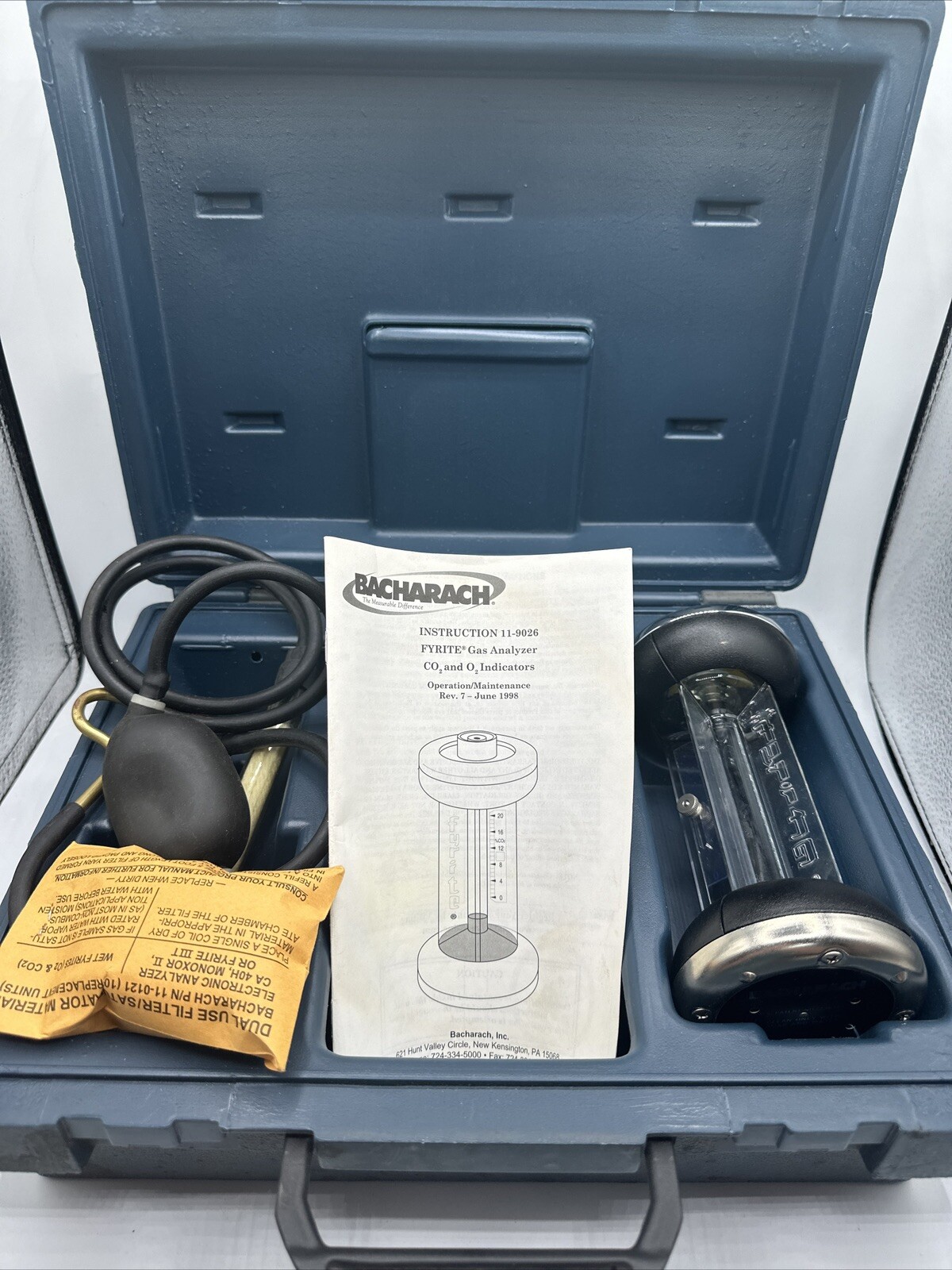 Bacharach Fyrite 10-5011 Gas Analyzer Combustion Test Kit in Carrying ...