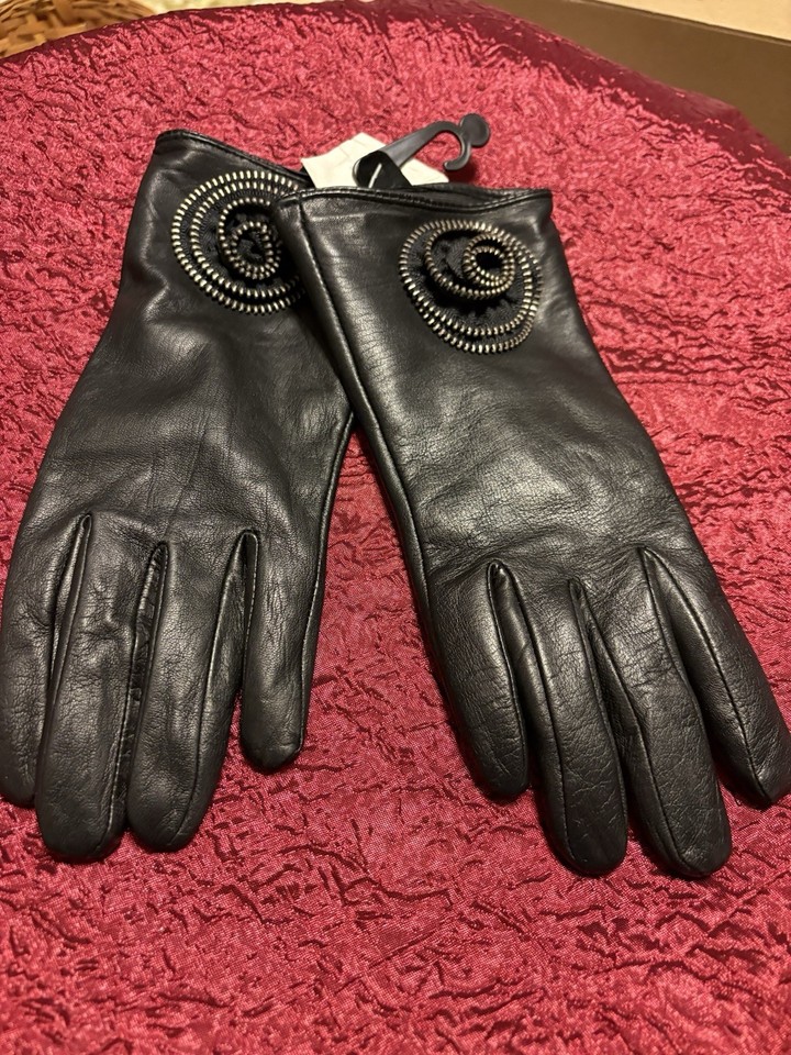 Cynthia Crowley Black Leather Gloves Size Small Flower Detail NWT | eBay