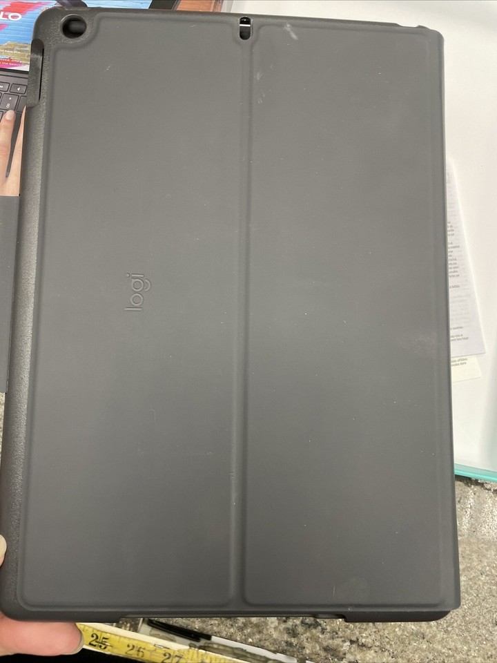 Logitech iPad (7th, 8th and 9th generation) Keyboard Case | Slim Folio ...