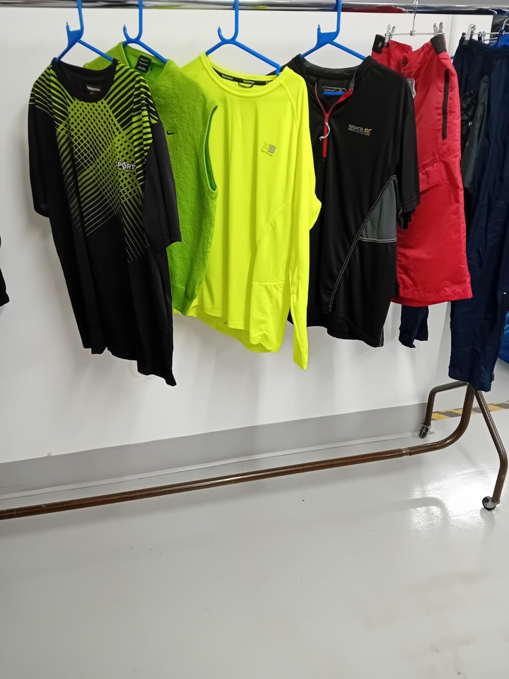 MEN'S ACTIVEWEAR BUNDLE x 20 Various Sizes inc. PETER STORM GAP NIKE ...