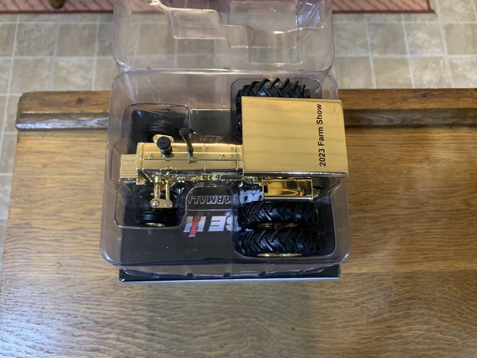 ERTL CASE IH Farmall 1206 Tractor w/Duals 2023 Farm Show. 1/32 Scale ...