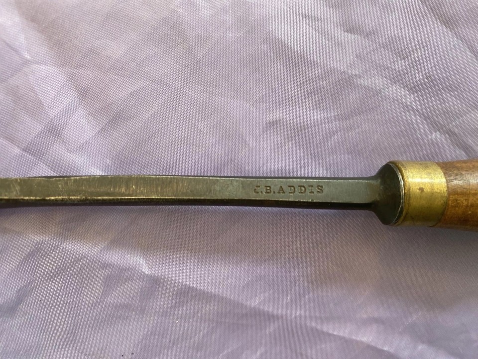 VINTAGE J B ADDIS 5/8 INCH WIDE NO 32 FRONT BENT CARVING GOUGE ...