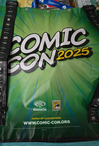 2025 [& 2024 & 2023!] San Diego Comic-Con Backpack Bag w/various pins ...