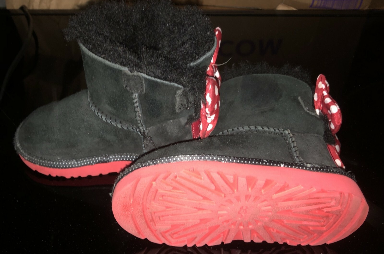$179 UGG MINNIE MOUSE BLACK BOOTS/RED MINNIE MOUSE BOW SIZE: 8T OR BIG ...