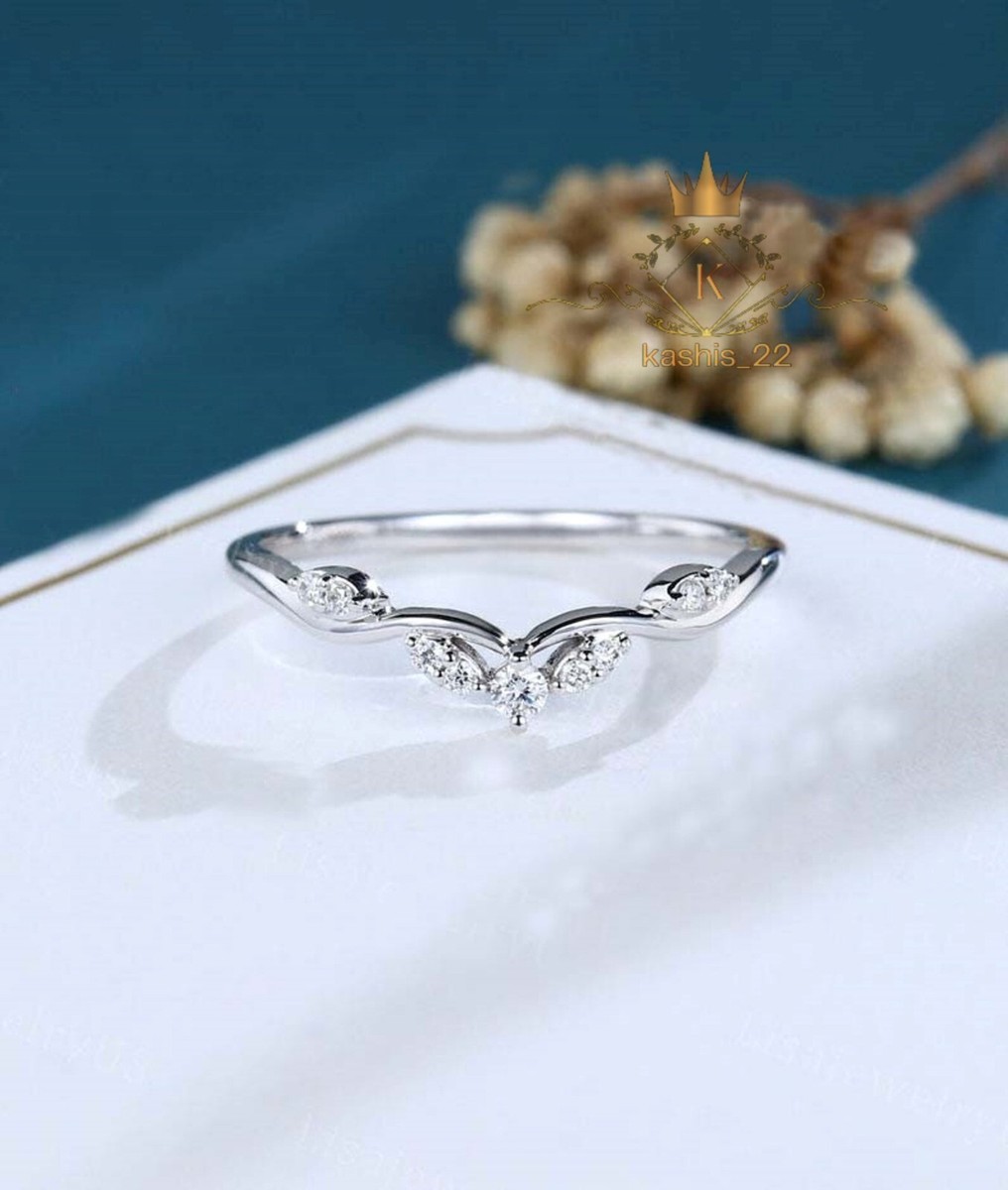 Moissanite curved wedding band store