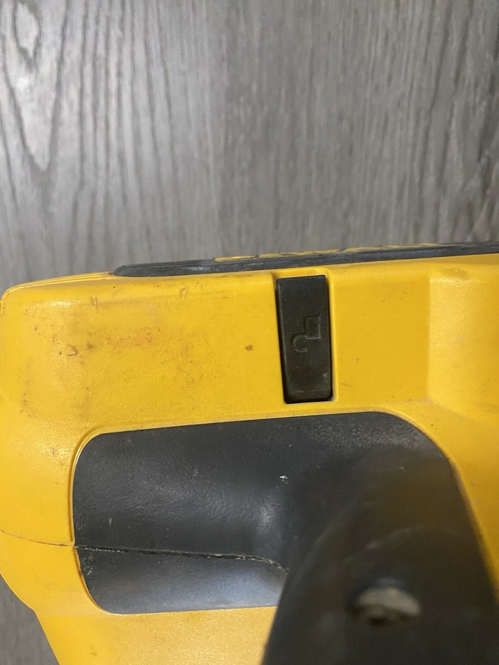 DeWalt DC618 18V Cordless XRP 16 Gauge Angled Finish Nailer (Tool Only ...