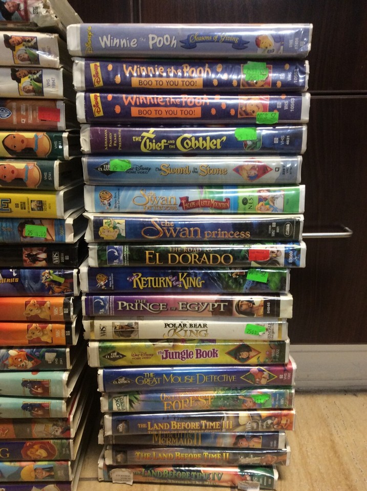 Lot of 10 VHS Clamshell VHS Movies Disney/ Paramount and more! SEE LIST ...