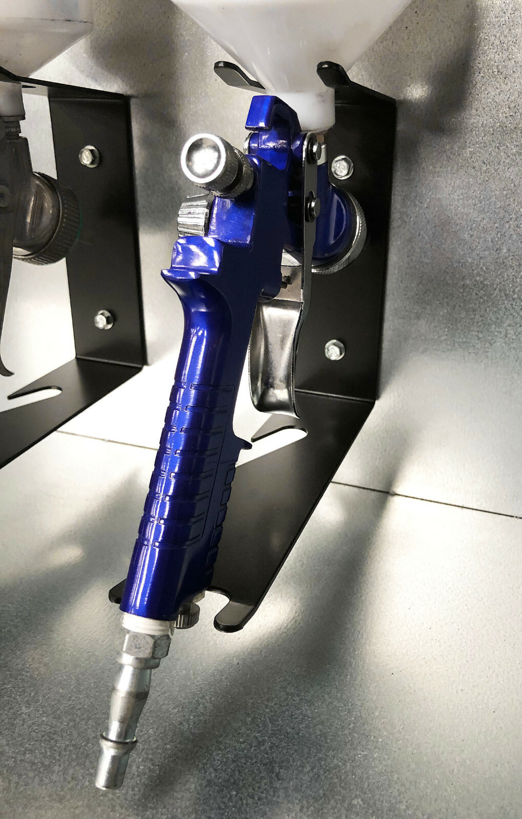 Gravity Feed Spray Gun Spraygun Holder Wall Mounted Steel Powdercoating ...
