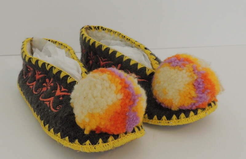 MINAS US 6 Wool Slippers Made In Greece Pom Pom Boho Slip On Leather ...