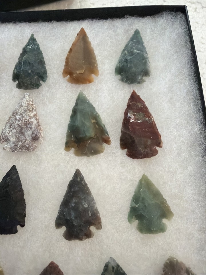 Collection! LOT of 36 Smaller Flint ARROW HEADS in DISPLAY Case. 1”-1 1 ...