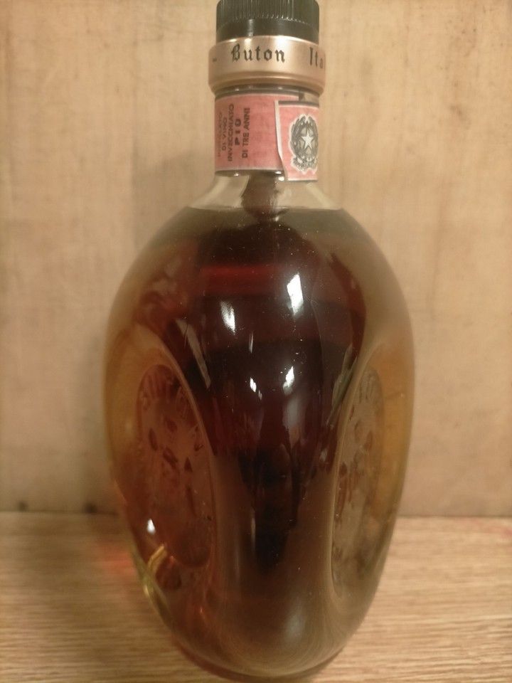 Vecchia Romagna Etichetta Nera Gio. Buton Brandy 75cl 40% 1970's ...