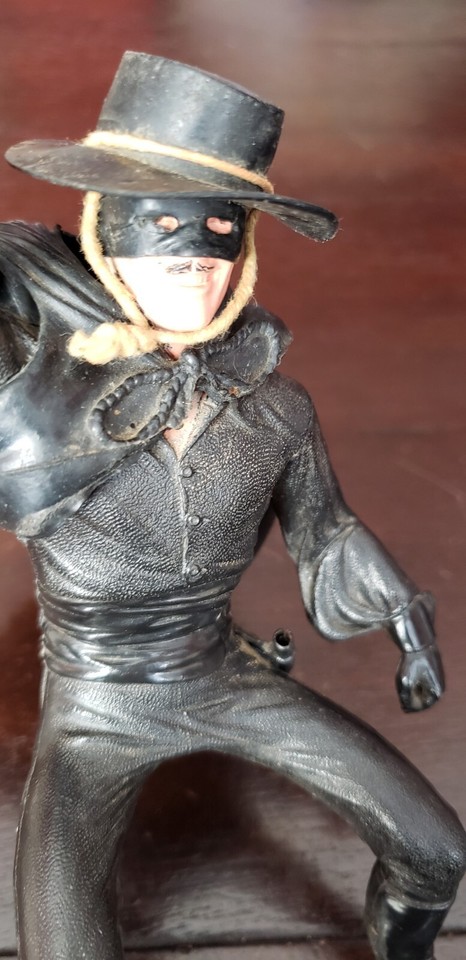 VINTAGE 1960'S WALT DISNEY ZORRO ACTION FIGURE W HORSE, HAT, CAPE HTF ...